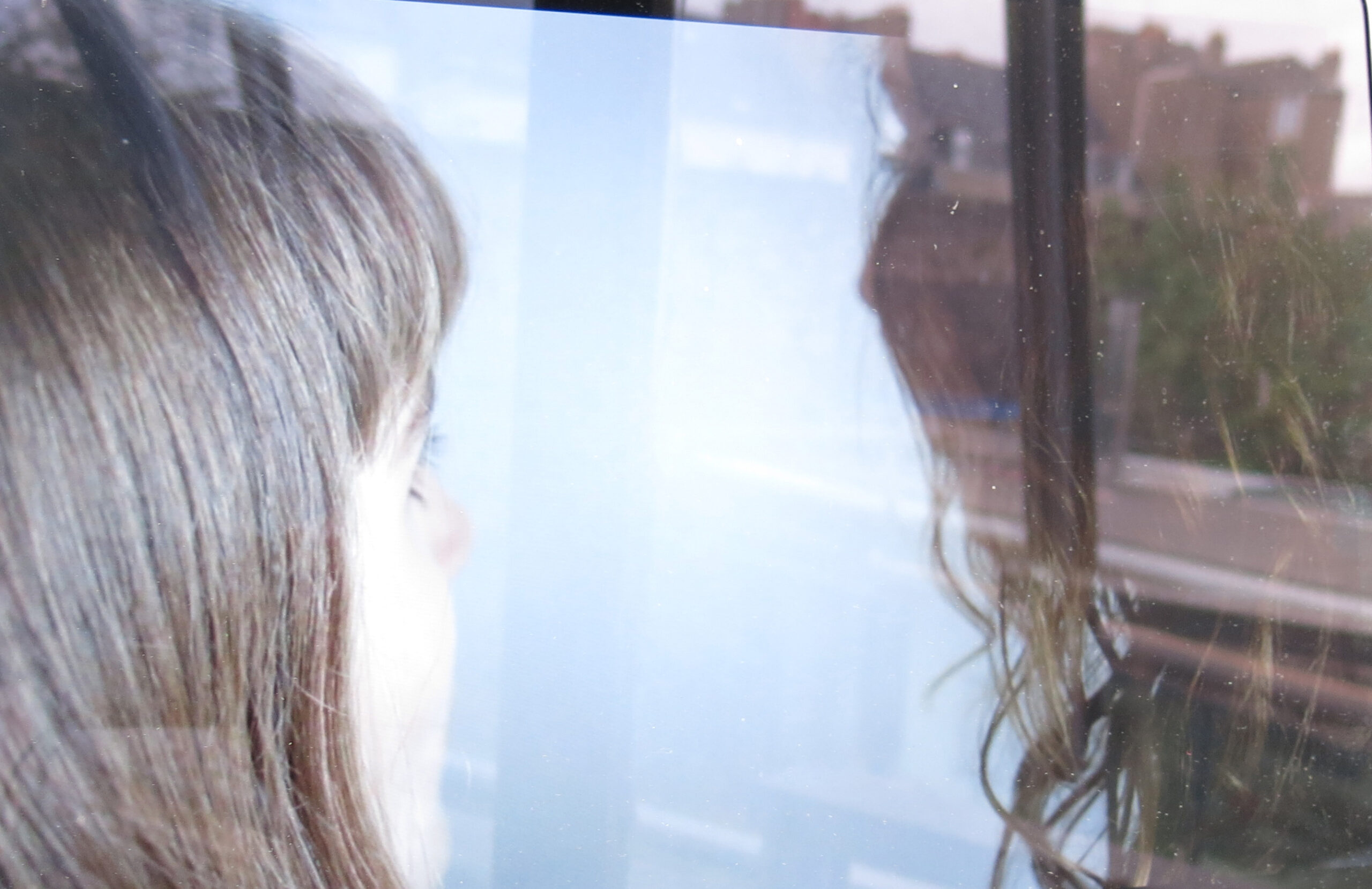 Adaline Anobile (CH) & Julie Gouju (FR): à 10 cm près – kunstencentrum BUDA